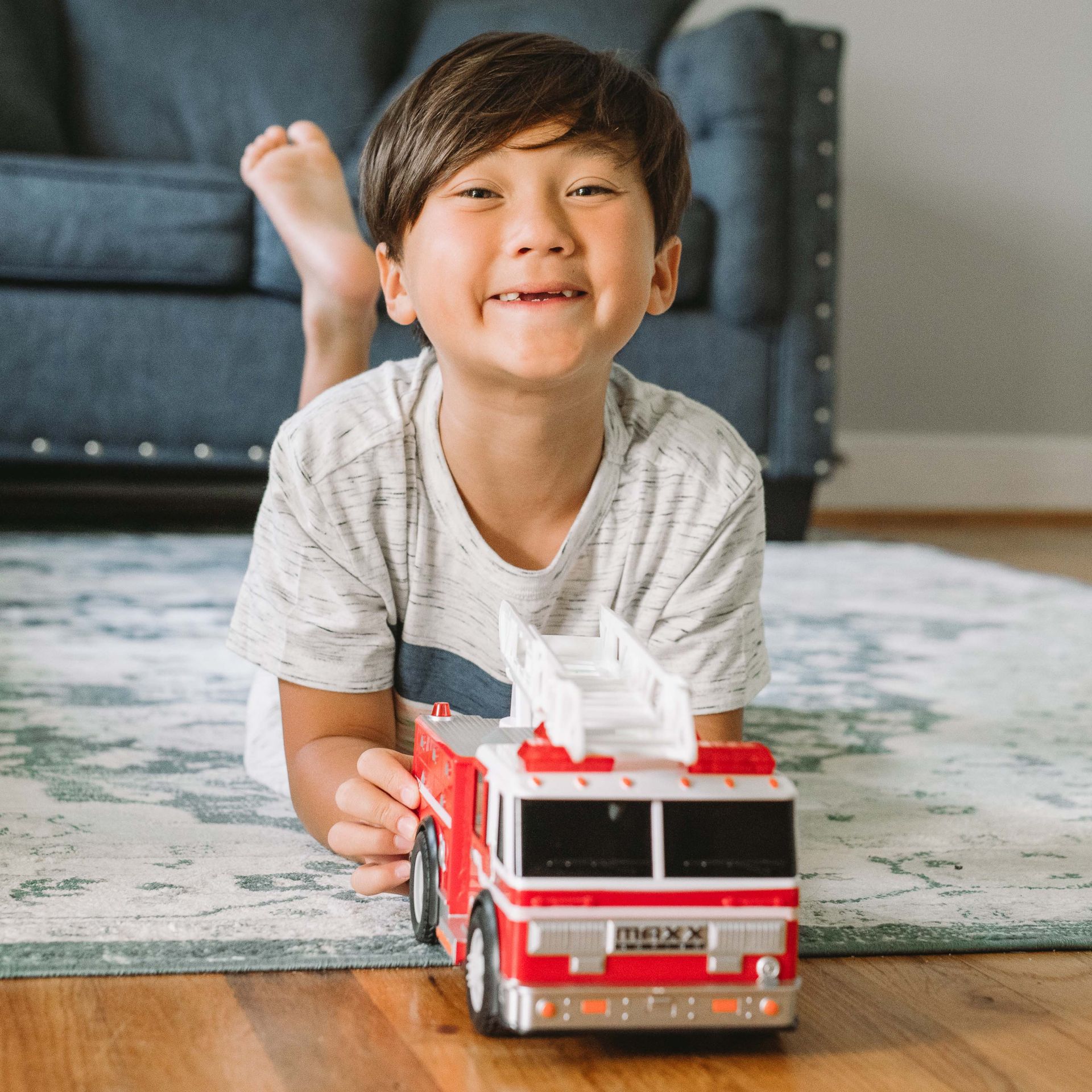 SunnyDays | MAXX ACTION MEGA MOTORIZED FIRETRUCK