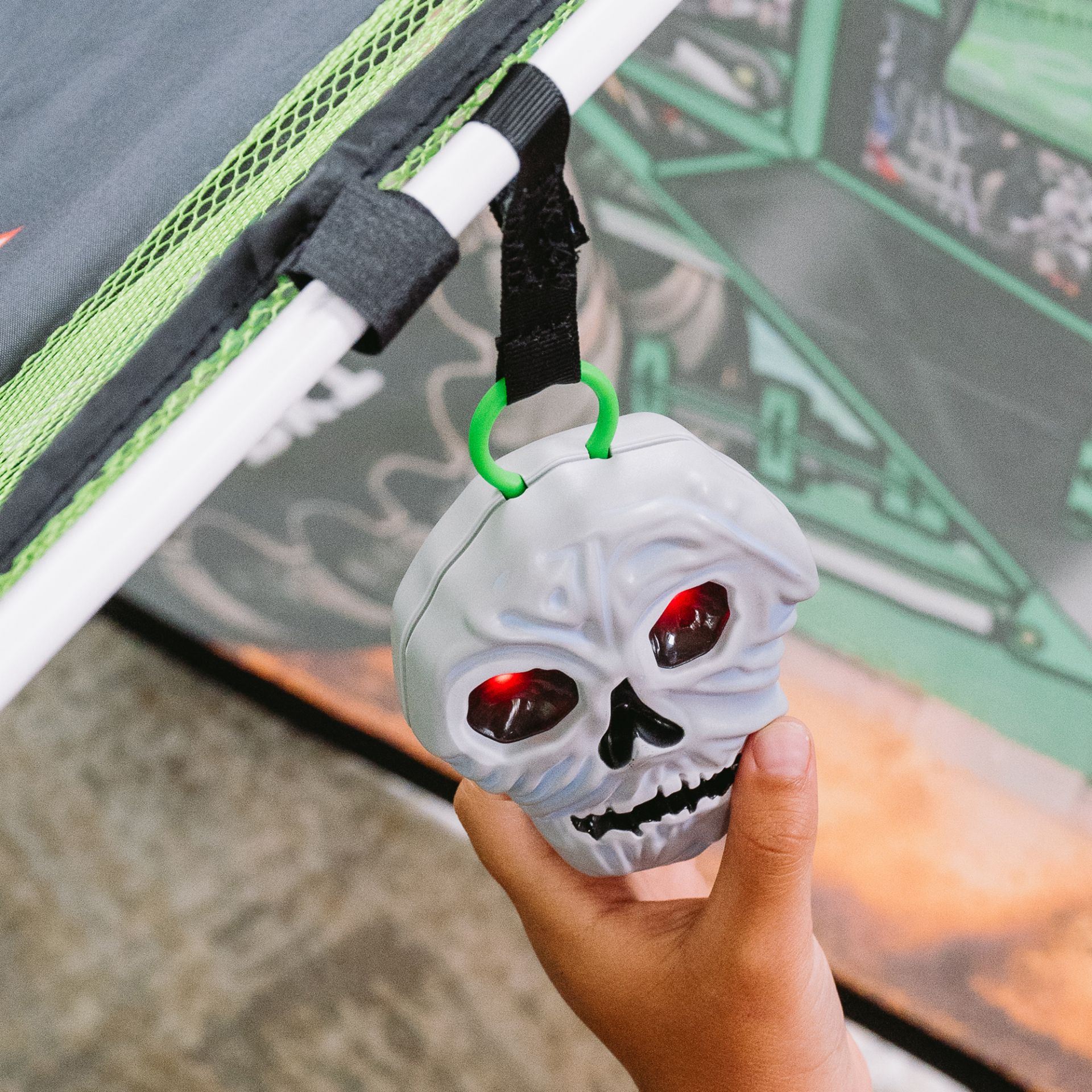 |MONSTER JAM GRAVE DIGGER POP UP TENT